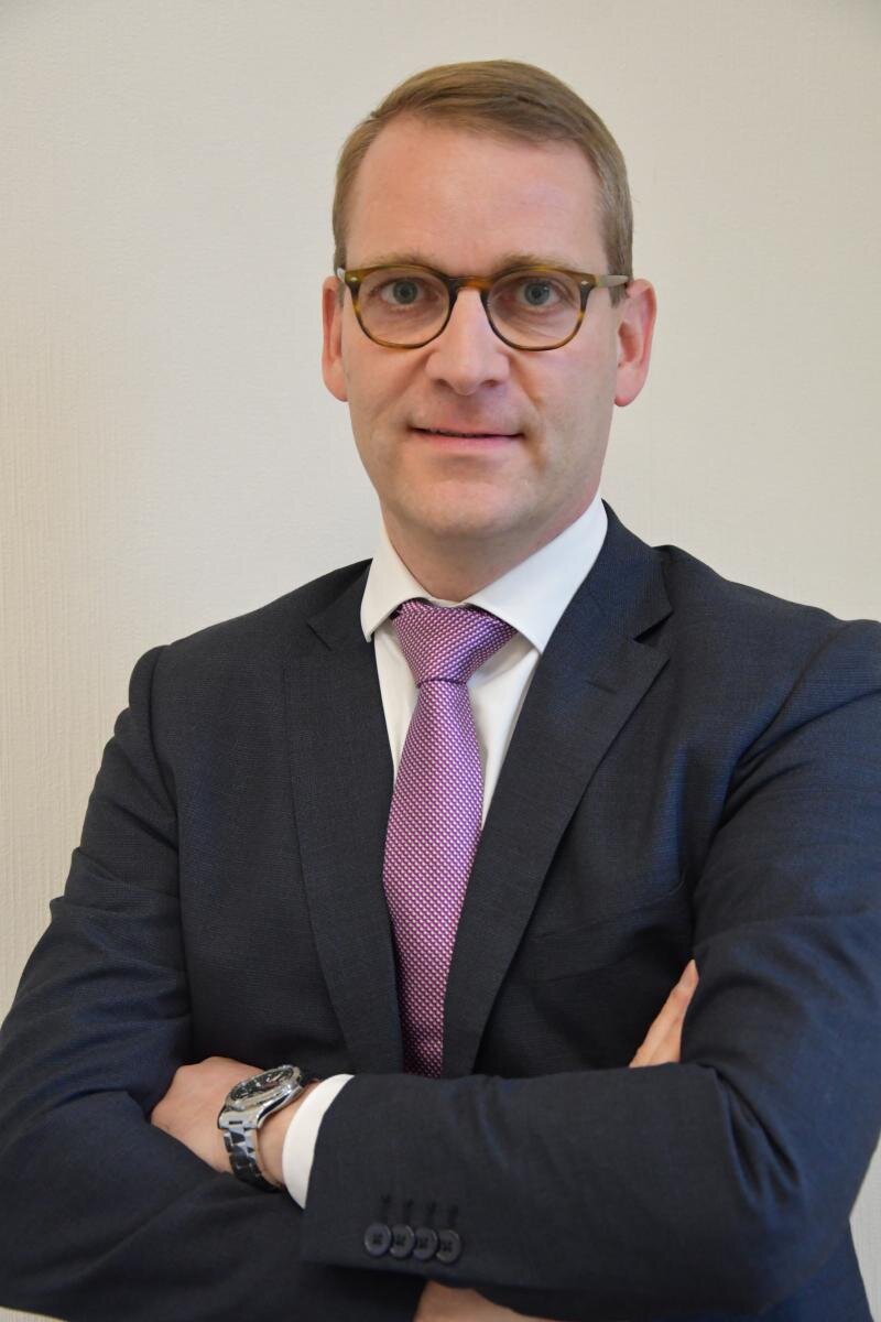 Eerste schepen Tom Dedecker voor langere tijd out na ongeval | Gemeente ...